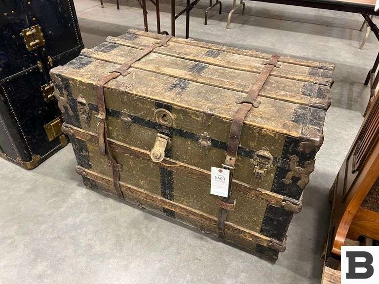 Early 1900's Trunk - Booker Auction Company