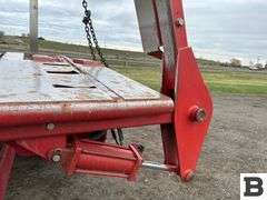 Morris Pro-Ag 16K Bale Runner - Booker Auction Company