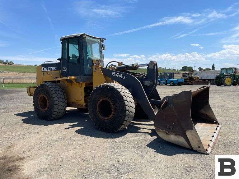 John Deere 644J Loader - Booker Auction Company