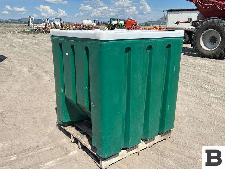 1 Ton Dry Fertilizer Storage - Booker Auction Company