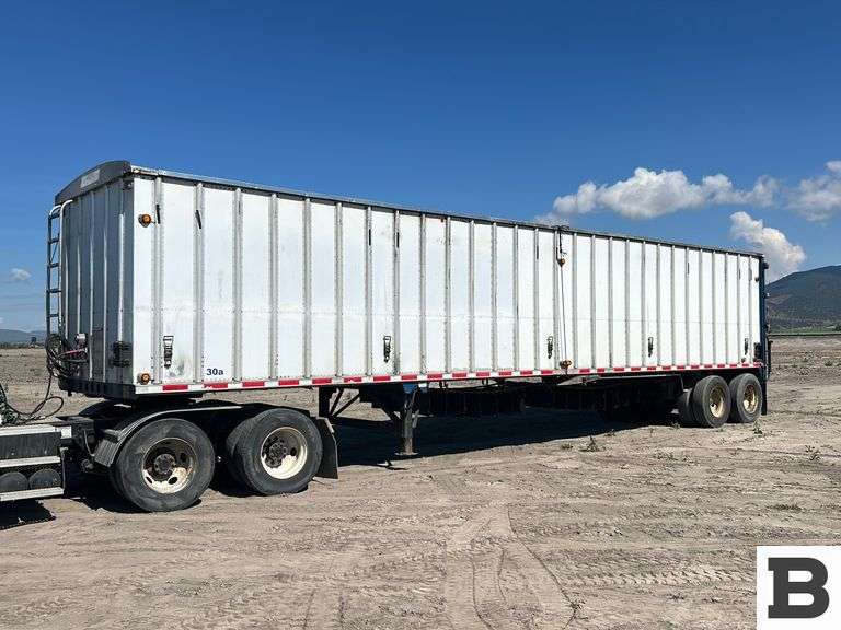 2000 Western Commodity Plus Belt Trailer - Booker Auction Company