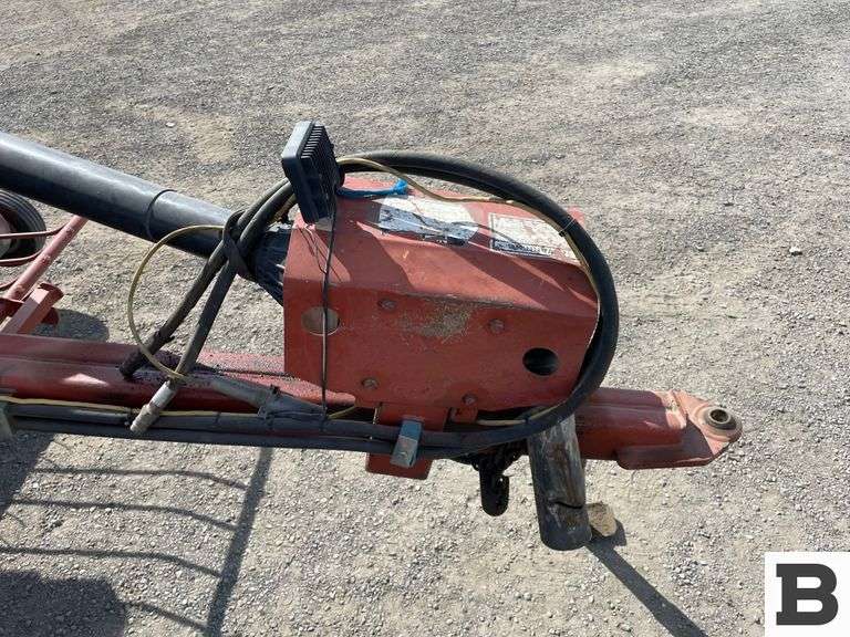 2002 Agco Hesston 4655 Baler - Booker Auction Company