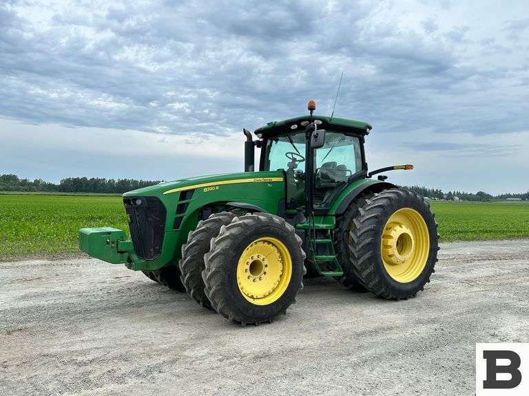 2010 John Deere 8320R Tractor - Booker Auction Company