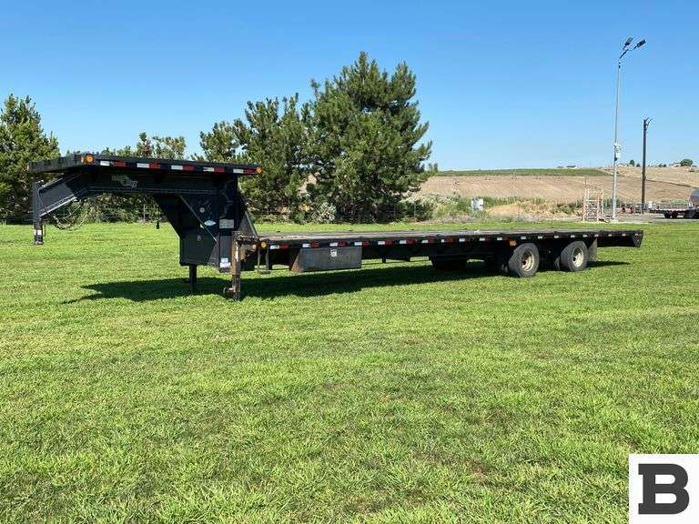 2009 Load Max Gooseneck Flatbed Trailer - Booker Auction Company