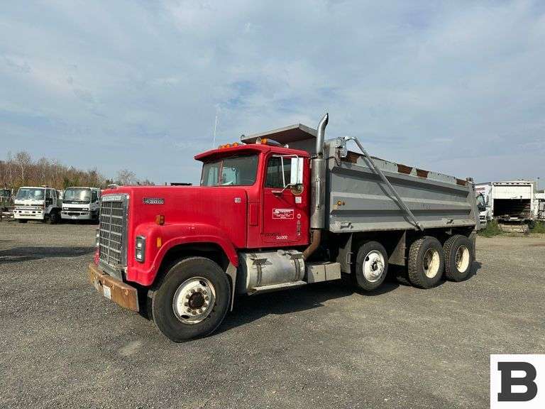 1982 International F-4370 Dump Truck - Booker Auction Company