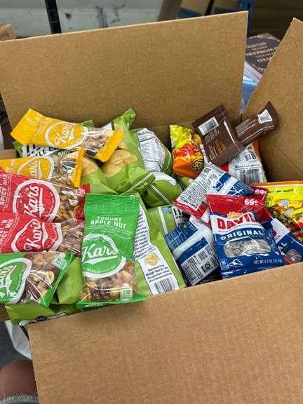 Variety snack box, everything pictured is included. - Bluegrass Bids