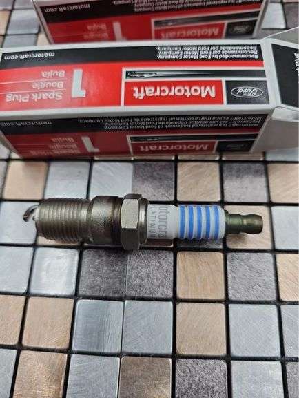 New Genuine FORD Motorcraft OEM SP479X Spark Plugs AGSF22WMX ~ 5147316 ...