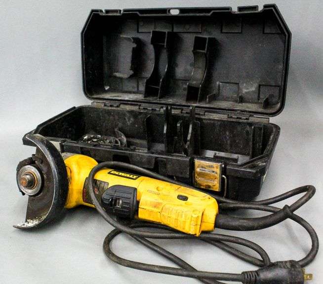 DeWalt Angle grinder Type 2 Model D28402, Serial number 668278, per ...
