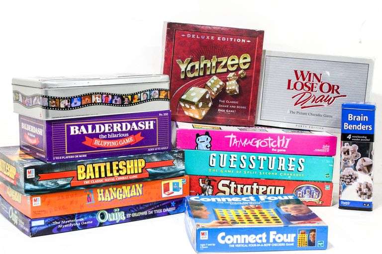Collection of 12 boardgames, including Stratego, Connect Four ...