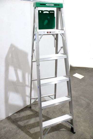 Werner 6' Ladder with paint tray - 356 lbs capacity - Bunting Online ...