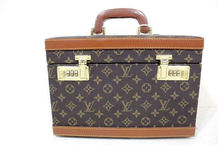 Louis Vuitton Train Case with locks - Bunting Online Auctions