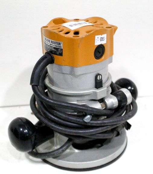 Black & Decker Deluxe Router - Bunting Online Auctions