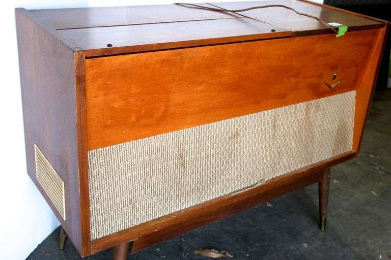 Vintage Grundig Stereo Console - may be a Model SO 302 (partial label ...