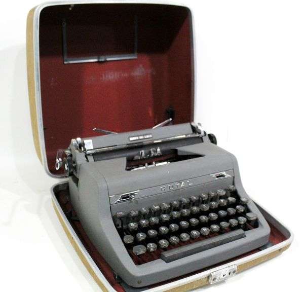 Vintage Royal Portable Typewriter with case - Bunting Online Auctions