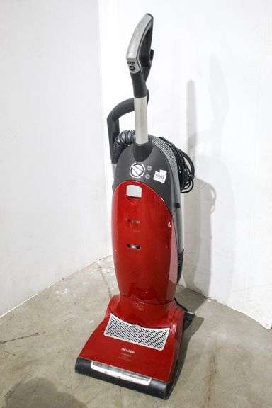 Miele Power Plus Upright Vacuum WAREHOUSE - Bunting Online Auctions