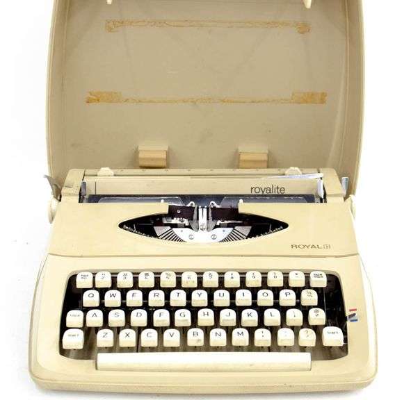 Vintage Royalite portable typewriter with case - Bunting Online Auctions