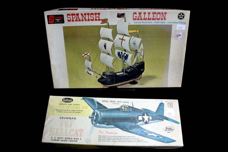 Vintage Model Kits. Guillow's Authentic Scale Airplane Flying Model Kit ...