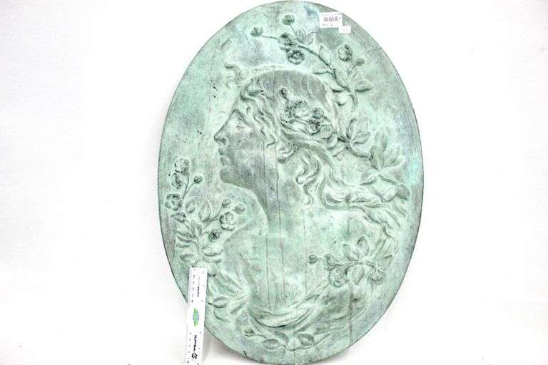 Vintage 3D Plaster Wall Art Oval Wall Decor 24x18". - Bunting Online Auctions