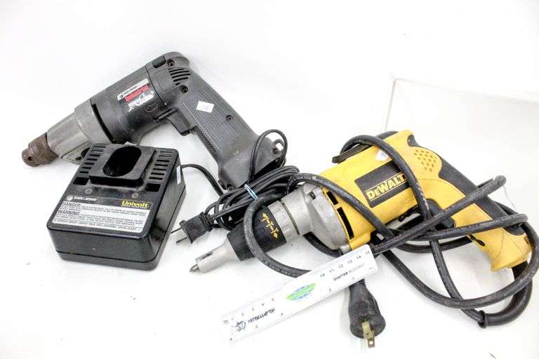DeWalt DW272 drywall screwdriver -and- Black & Decker Industrial Kodiak ...