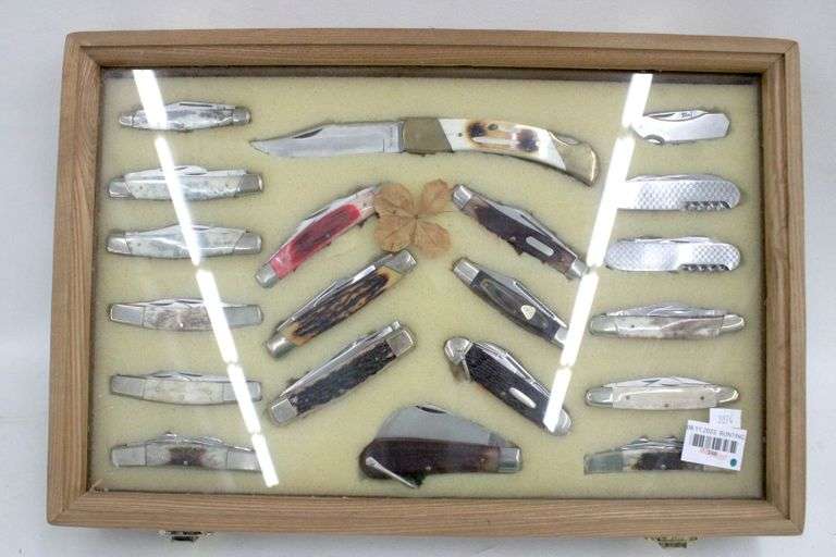 Pocket knife collection, includes Parker and more. 20 pieces total ...