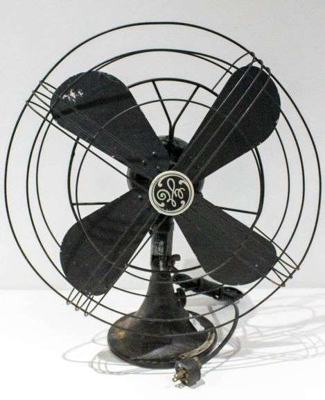General Electric GE Vintage Oscillating Art Deco style cast iron base ...