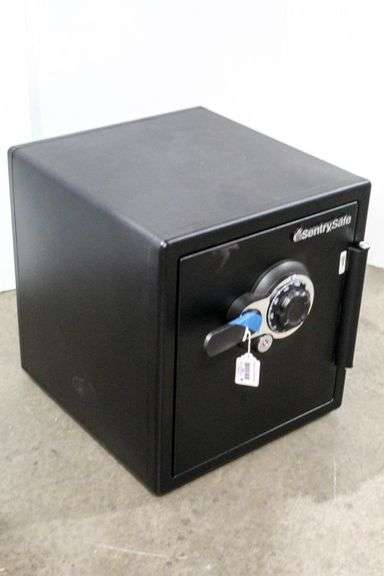 Sentry Safe - combination safe- KEYS and COMBINATION included - 20 x 17 ...