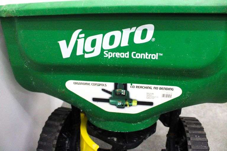 Vigoro Spread Control broadcast spreader - Bunting Online Auctions