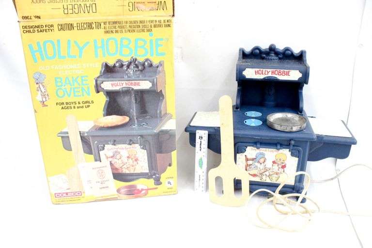 Holly Hobbie Bake Oven with original box - Bunting Online Auctions