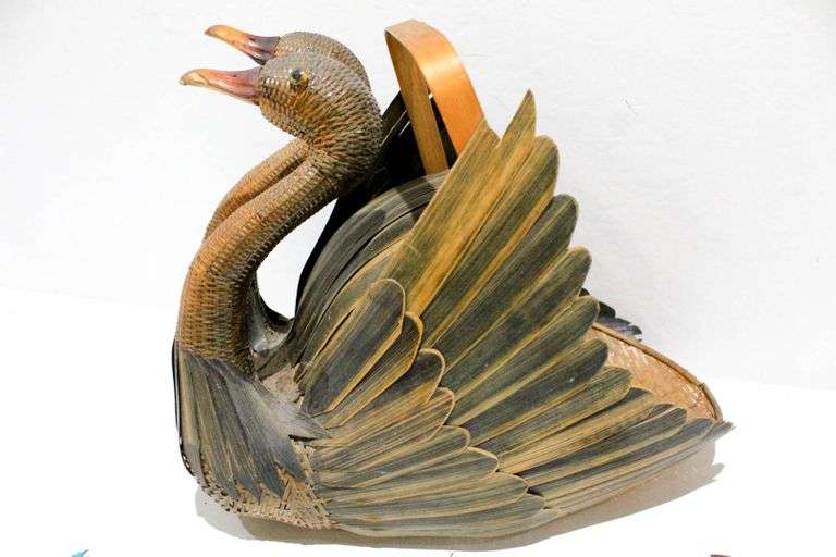 Wicker Double Swans Basket - Bunting Online Auctions
