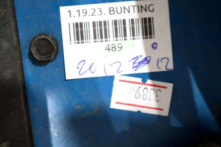 Miller Millermatic 141 MIG welder - Bunting Online Auctions