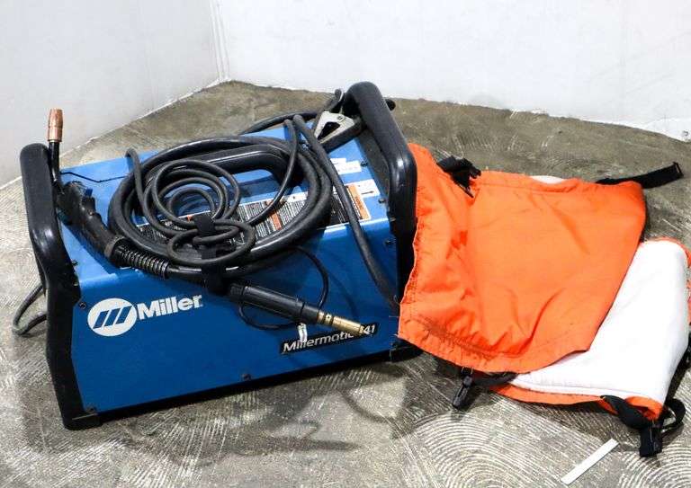 Miller Millermatic 141 MIG welder - Bunting Online Auctions