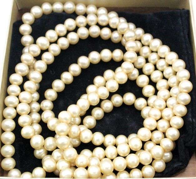 Simulated Pearls, 60" strand, in a gift box. - Bunting Online Auctions