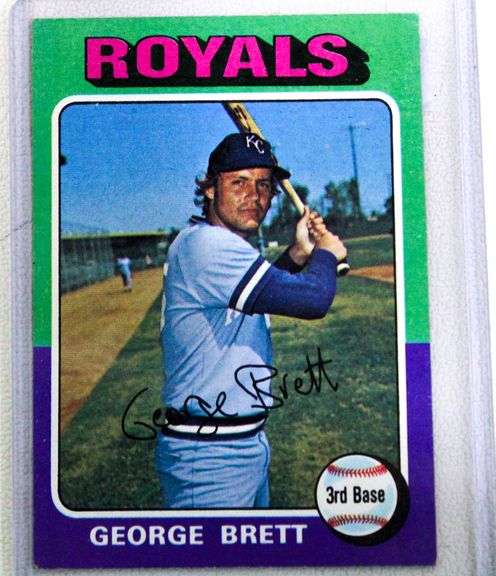 1975 George Brett Rookie Baseball Card ( signature is printed on the ...