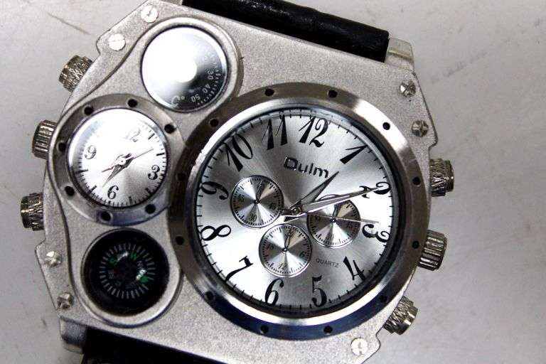 Oulm Analog White Metal Bezel Four Black Sub-Dials Men's Watch. Big ...