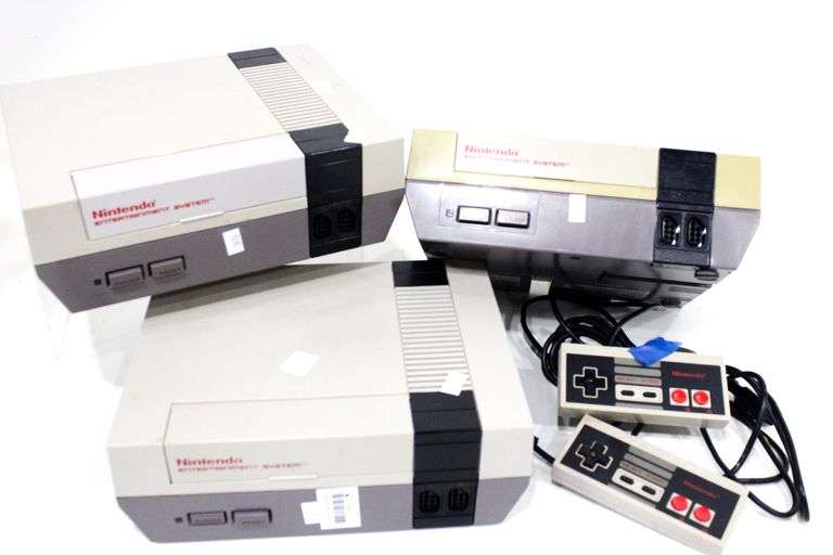 Ca. 1985 Nintendo Nes 001 and Other Gaming Accessories - Bunting Online ...