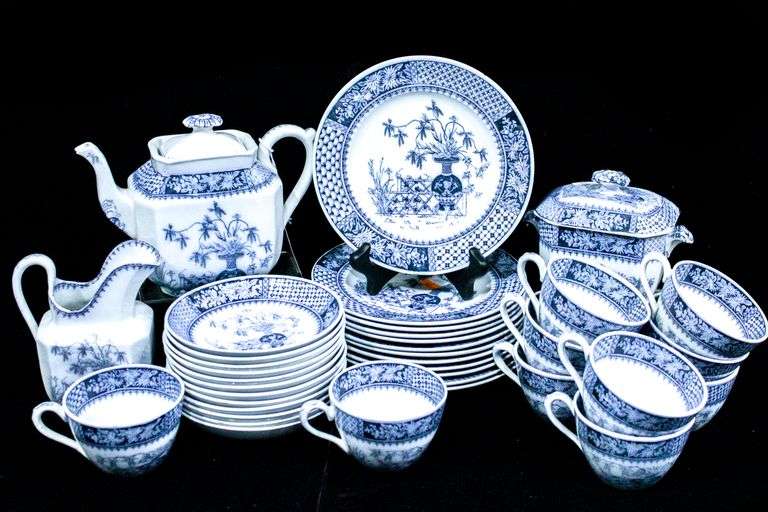 Copeland Spode (SP526) Blue "Kew" Pattern Dinnerware Table Set. Small ...