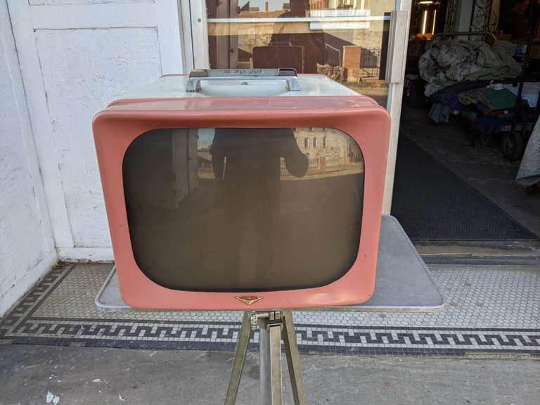 1950S PORTABLE TV BY HOTPOINT - Bid On Estates