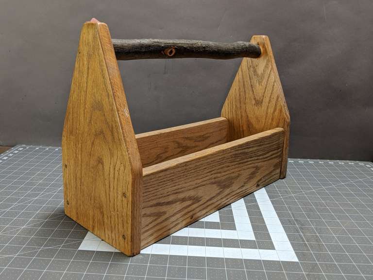 NEW AMISH MADE RUSTIC STYLE TOOL CRATE - Bid On Estates