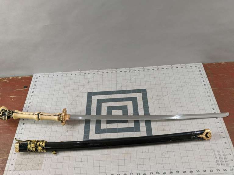REPLICA SAMURAI SWORD WITH PLASTIC RESIN SKULL HANDLE - Bid On Estates ...