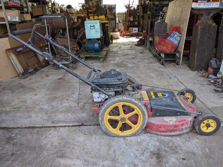 Mulching Lawn Mower. Yazoo, Model S22MB1 - Bid On Estates Auction Services