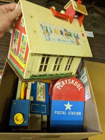 Fisher Price Clubhouse and School, Mailbox - Bid On Estates Auction ...