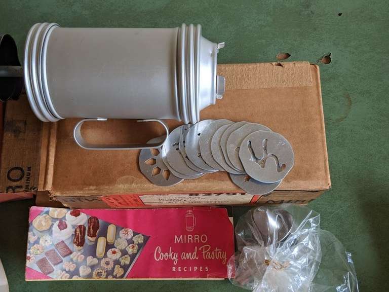 Vintage Kitchen and Baking Tools - Bid On Estates Auction Services