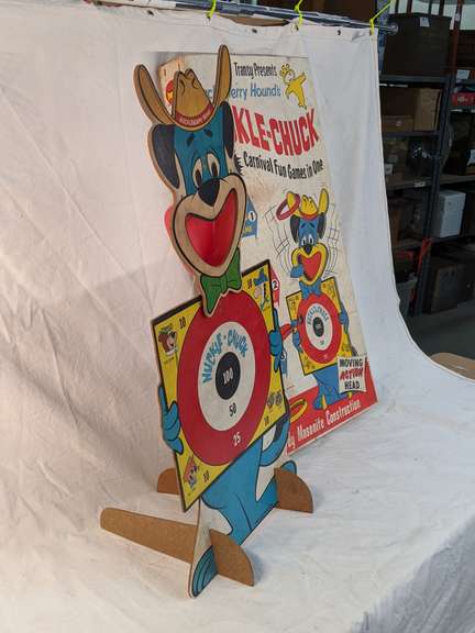 Large Huckleberry Hound Huckle-Chuck Masonite Cardboard Toss Game - Bid ...