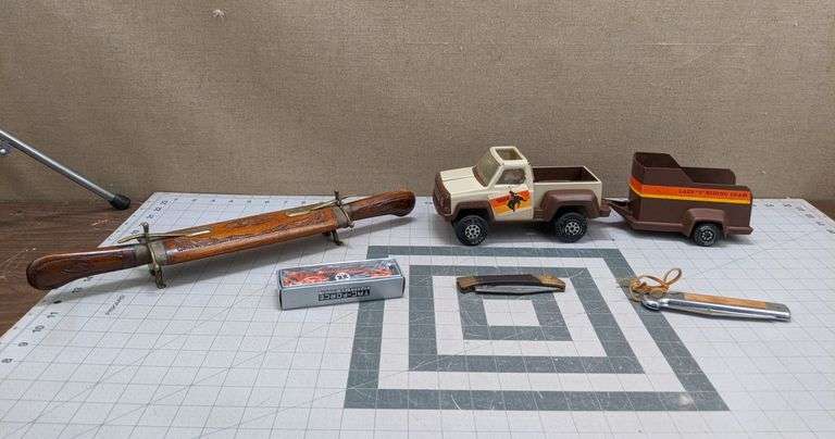 TONKA TOY FARM TRUCK AND TRAILER, POCKET KNIVES, PAKISTAN CARVING SET ...