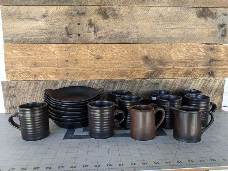 BROWN CHINA INCLUDING BY HALL - Bid On Estates