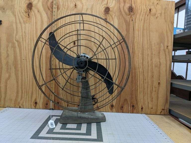 Large Desk Fan, Dominion 2030B (works, needs screw to oscillate ...