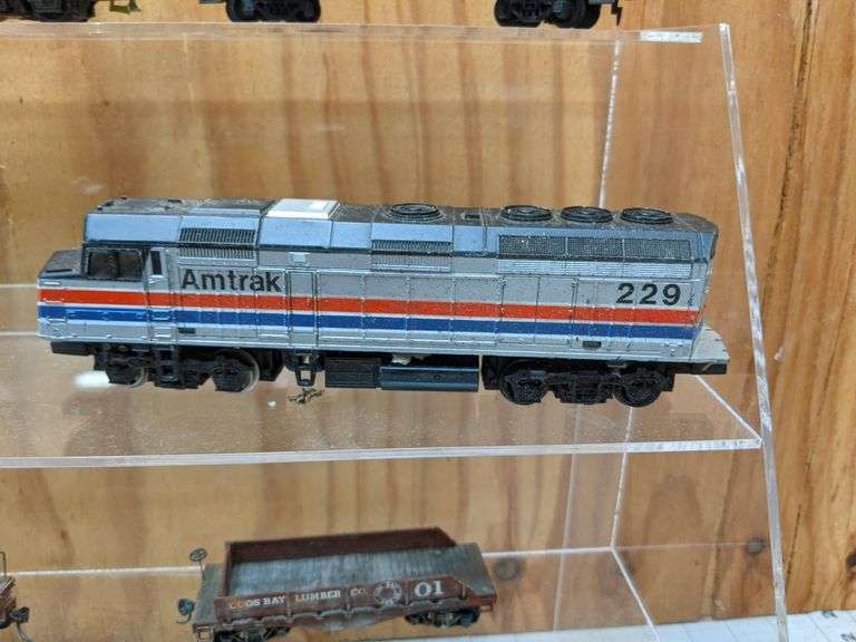 Trains. HO Chessie and Amtrak Engines, 2 Classic Street Cars, Car ...
