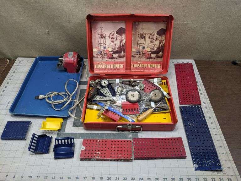 THE CONSTRUCTIONEER METAL BUILDING SET - Bid On Estates Auction Services
