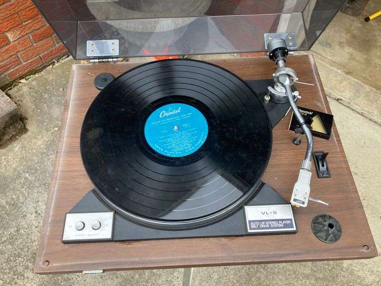 JVC VL-5 Turntable Record Player (has not been tested) - Bid On Estates ...