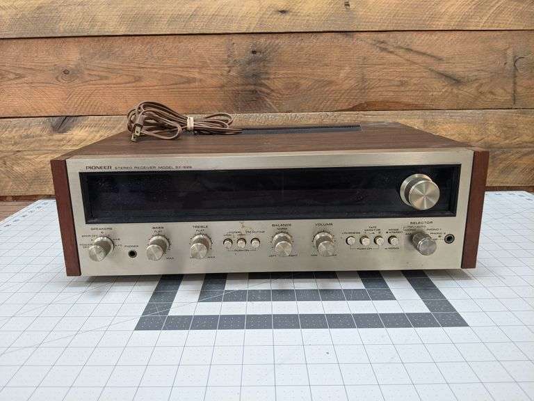 Pioneer Stereo Receiver Model SX-626 (not tested) - Bid On Estates ...